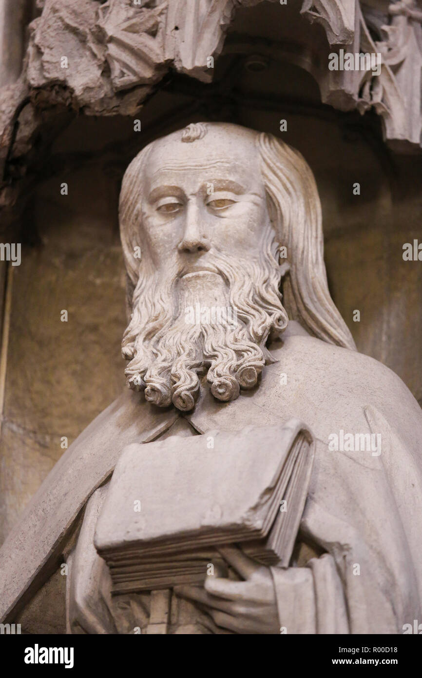Statue of saint mark hi-res stock photography and images - Alamy