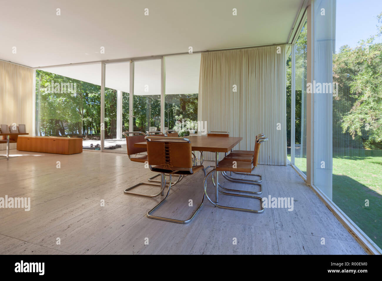 Farnsworth House Interior
