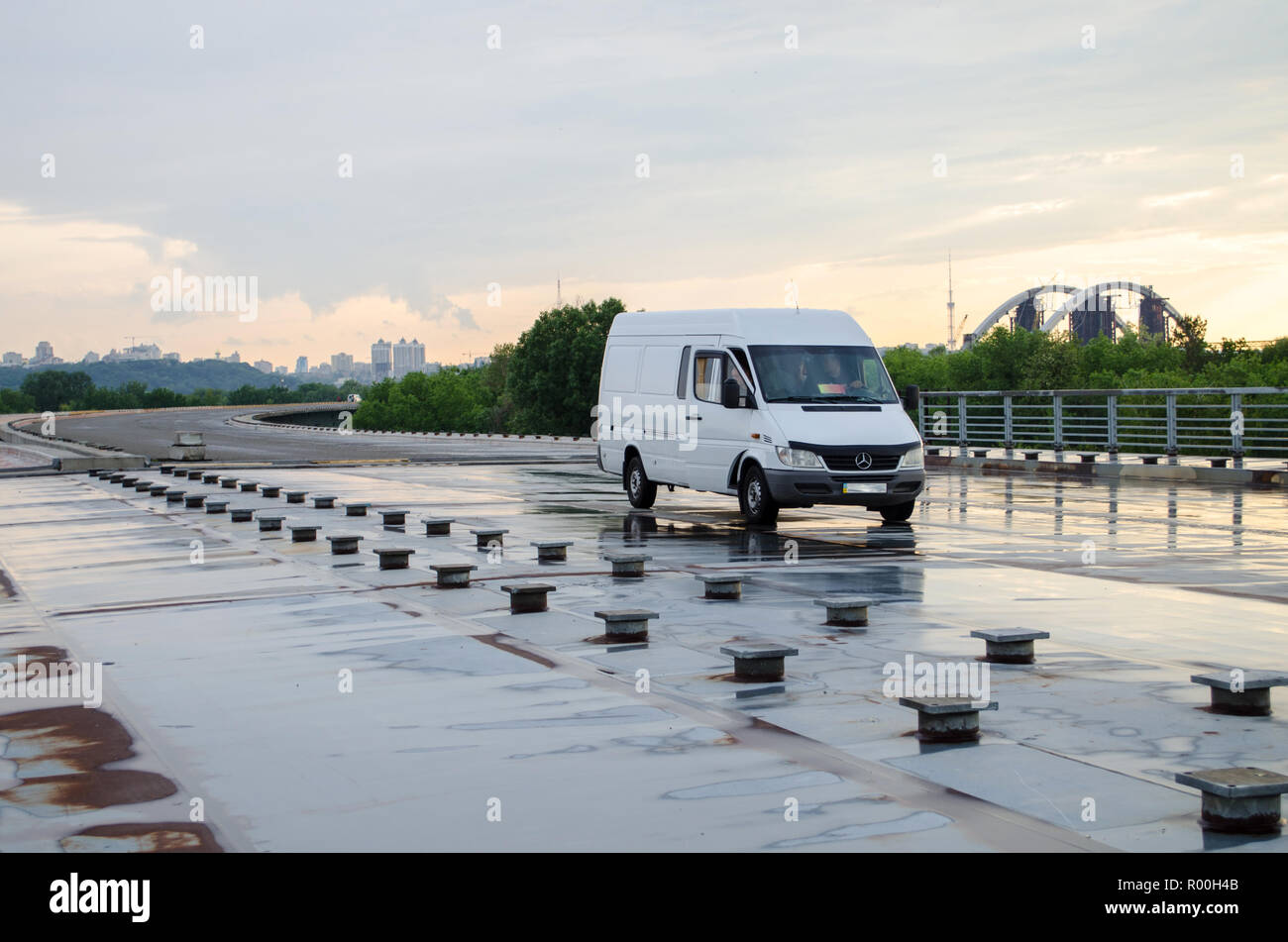 Car rides race track hi-res stock photography and images - Alamy