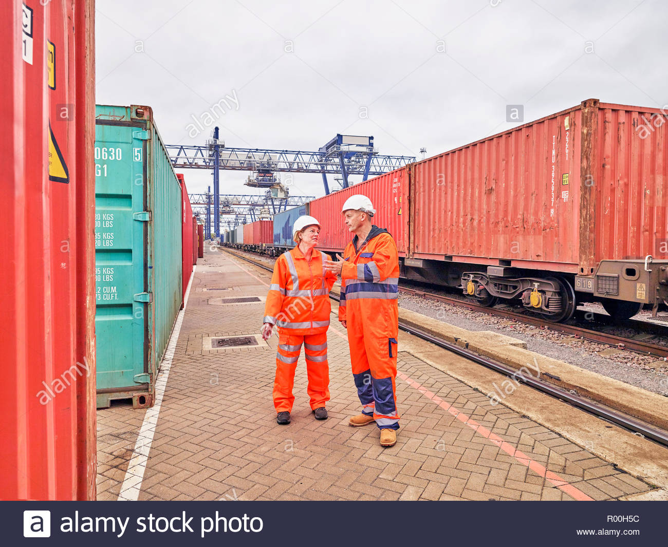 Dock Workers High Resolution Stock Photography and Images - Alamy