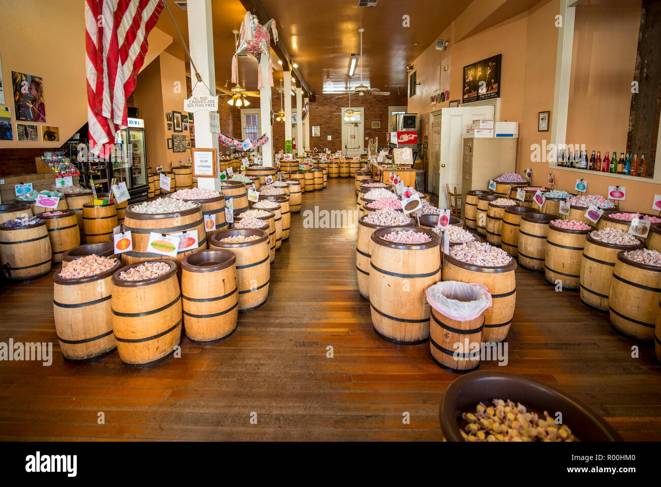 Munchies family candy store hi-res stock photography and images - Alamy