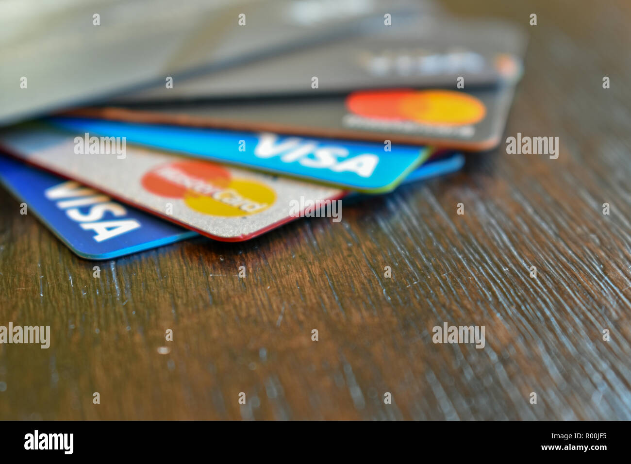Credit cards hi-res stock photography and images - Alamy