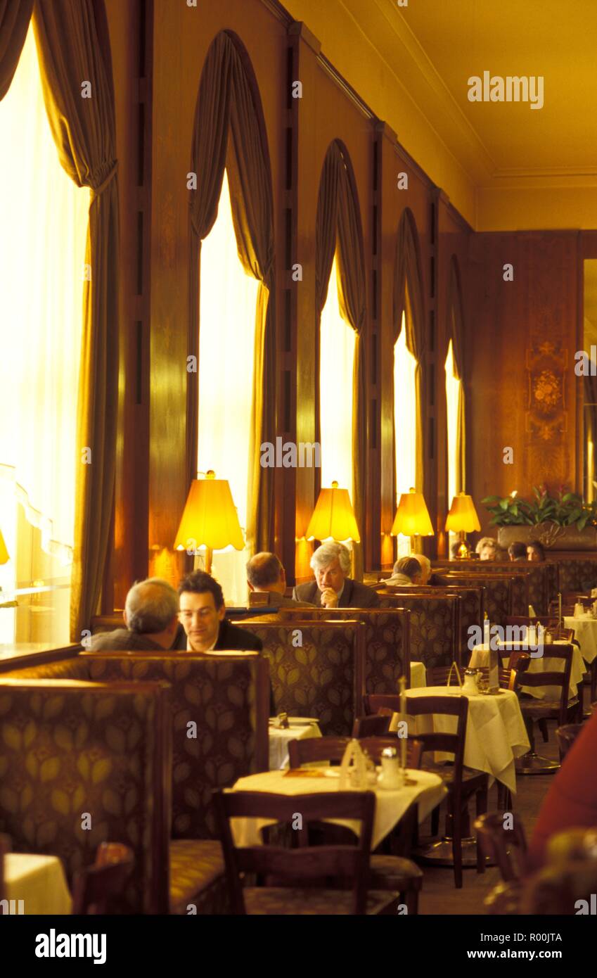 Cafe Landtmann Vienna Stock Photos & Cafe Landtmann Vienna Stock Images ...