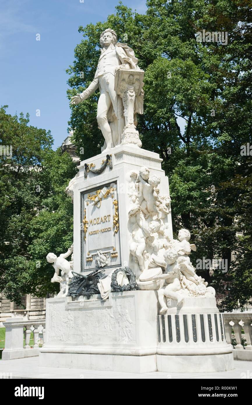 Wien mozartdenkmal im burggarten vienna hi-res stock photography and ...