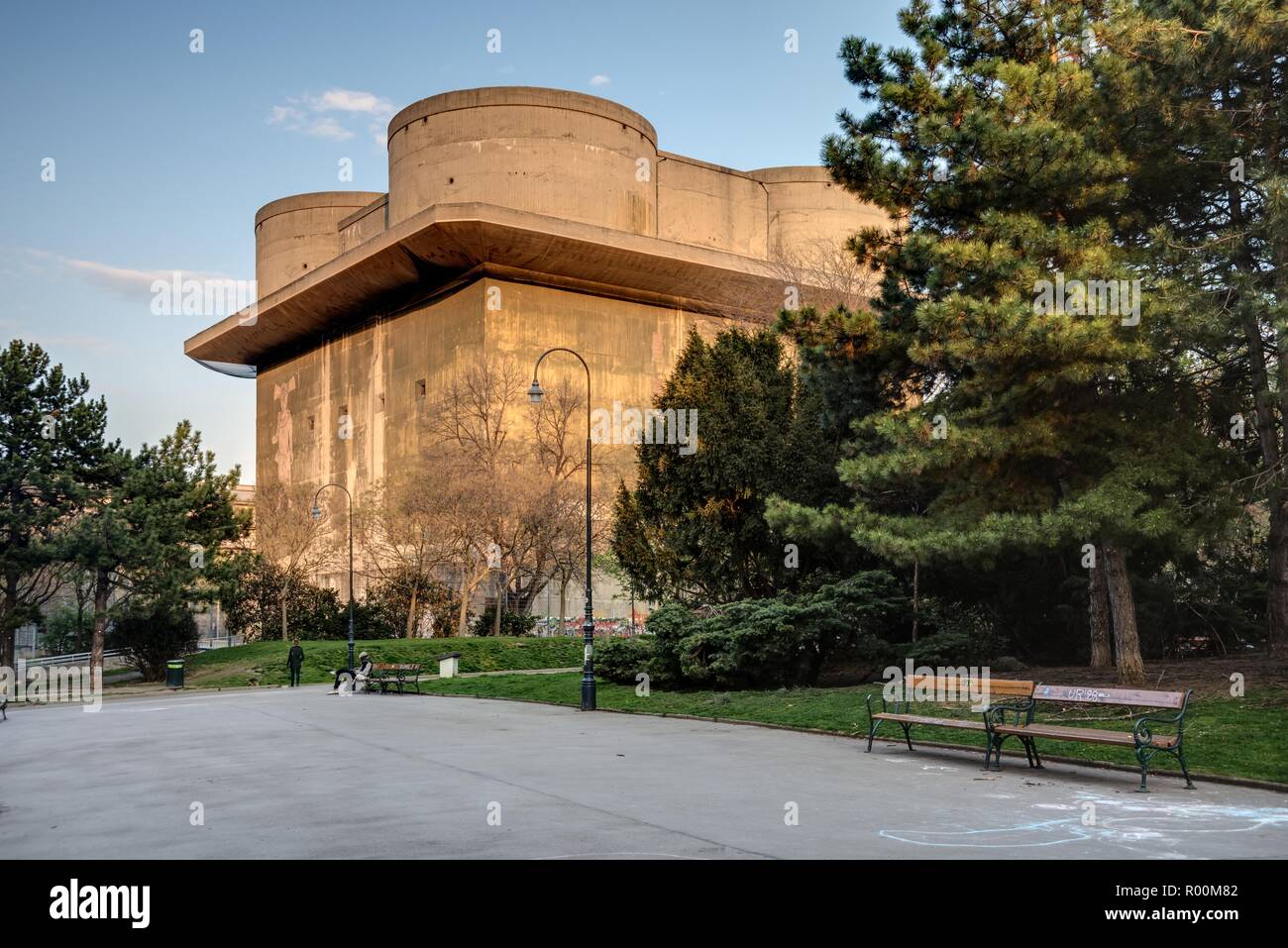 Wien, Flakturm Arenbergpark - Vienna, Flak Tower Stock Photo - Alamy