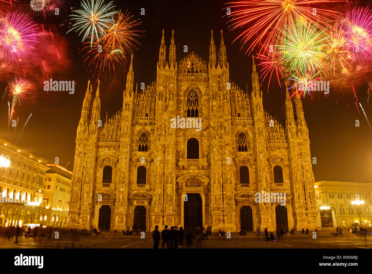 Milan christmas fireworks hi-res stock photography and images - Alamy