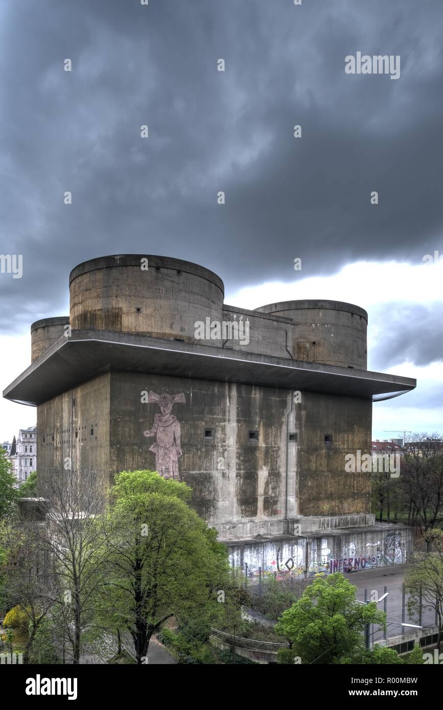 Wien, Flakturm Arenbergpark - Vienna, Flak Tower Stock Photo - Alamy