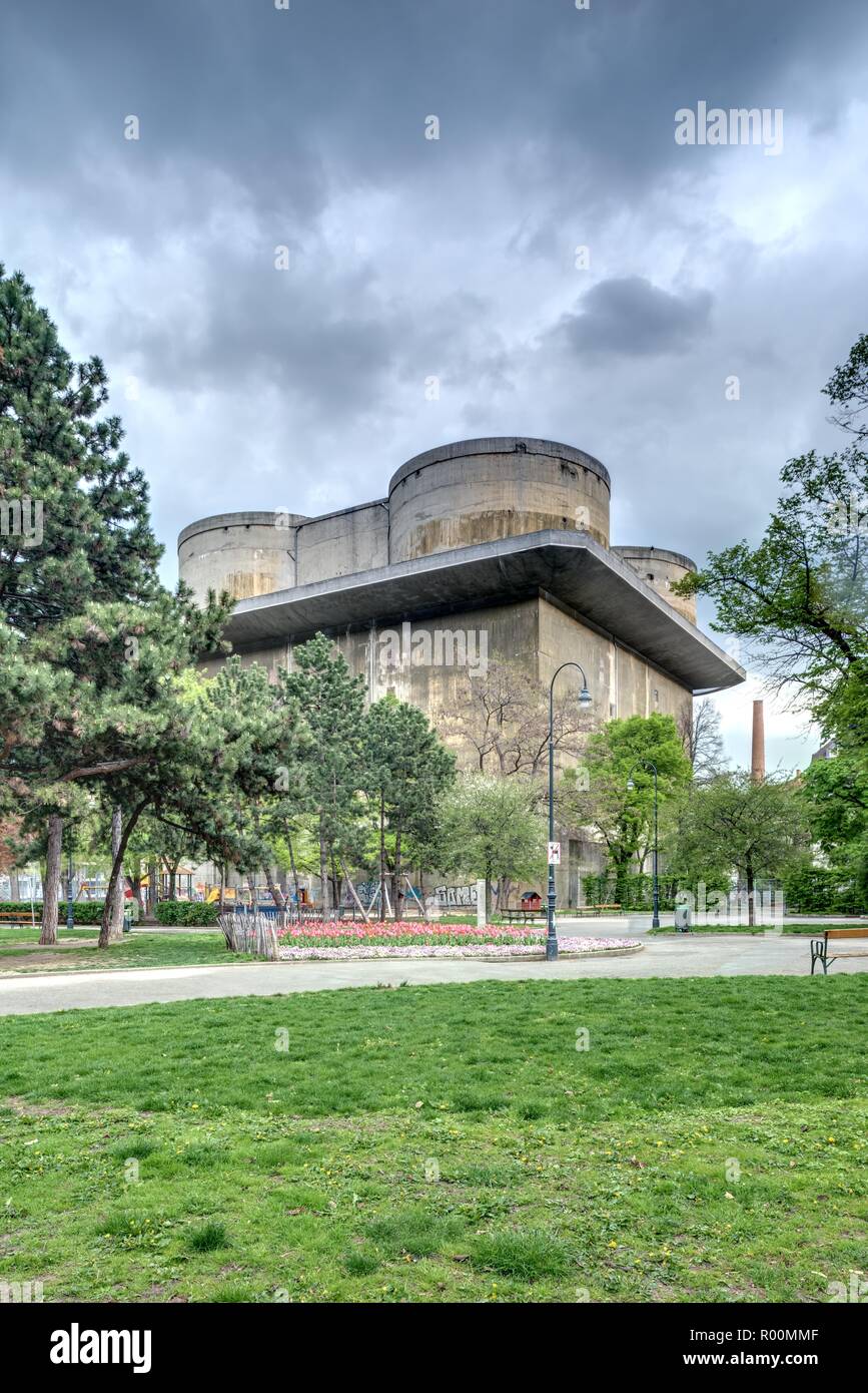 Wien, Flakturm Arenbergpark - Vienna, Flak Tower Stock Photo - Alamy