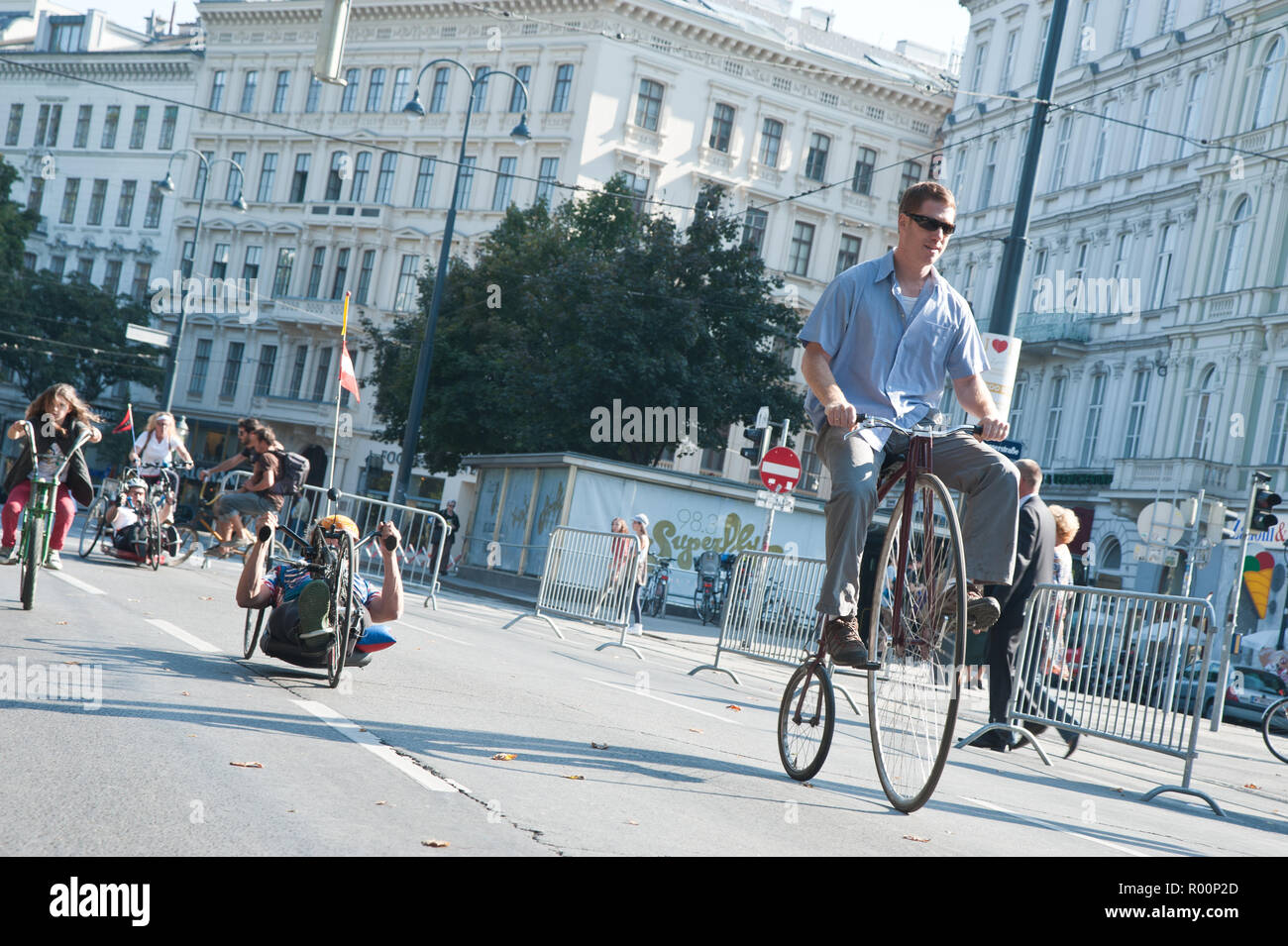 Wien, Ringstraße, autofreier Tag, 'Rasen am Ring' - Vienna, Ringstrasse ...