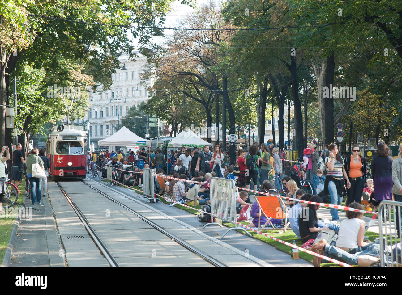 Wien, Ringstraße, autofreier Tag, 'Rasen am Ring' - Vienna, Ringstrasse ...