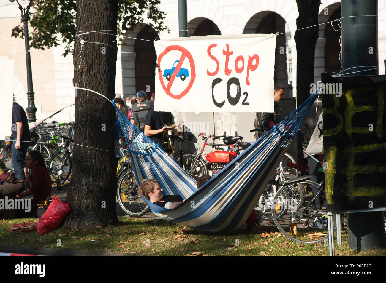Wien, Ringstraße, autofreier Tag, 'Rasen am Ring' - Vienna, Ringstrasse ...