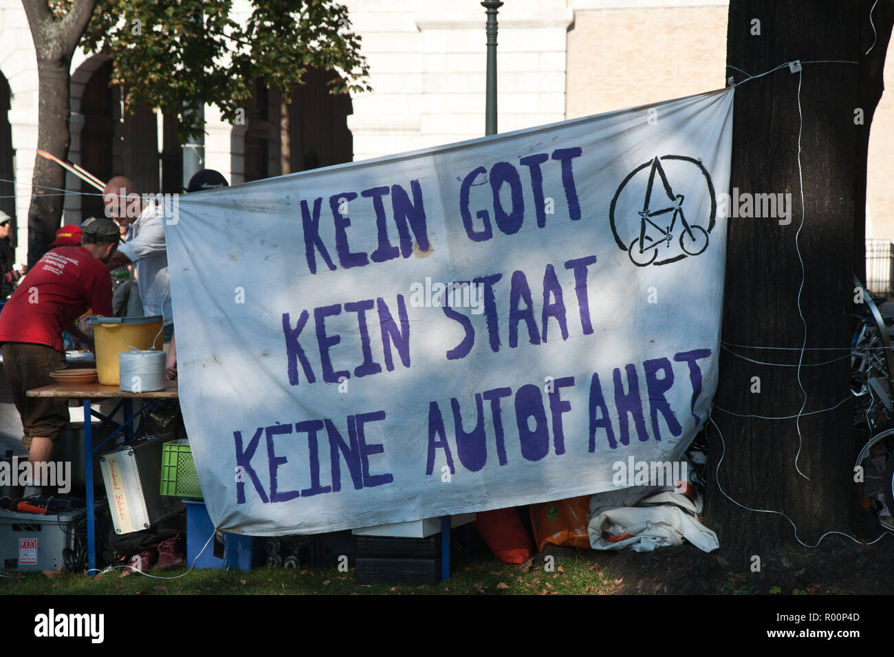 Wien, Ringstraße, autofreier Tag, 'Rasen am Ring' - Vienna, Ringstrasse ...