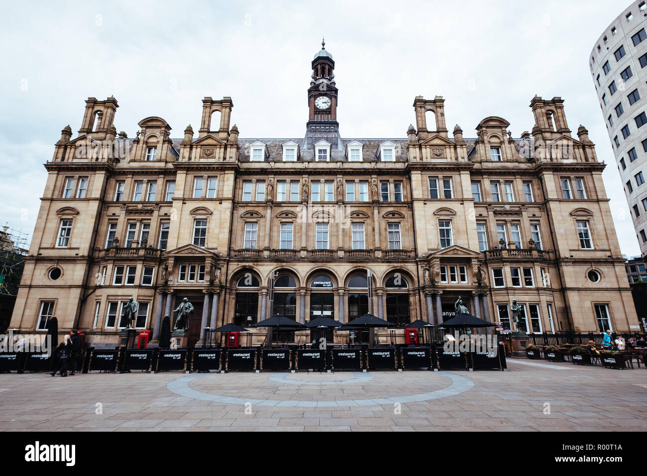 Central Square Leeds High Resolution Stock Photography and Images - Alamy