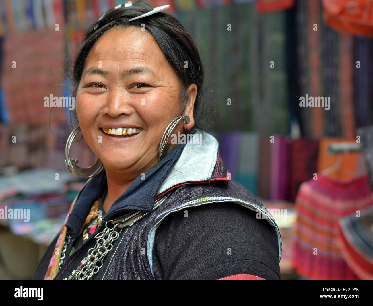 Gold tooth woman hi-res stock photography and images - Alamy