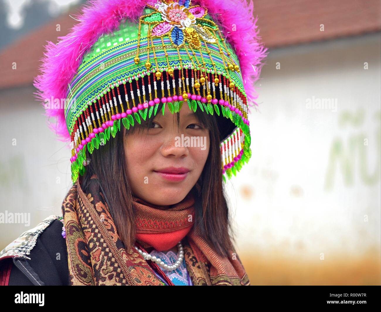 Hmong headdress hi-res stock photography and images - Alamy