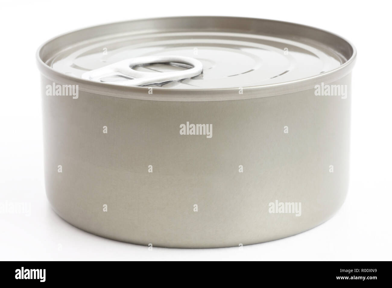 Closed can with pull ring. Space for label Stock Photo - Alamy