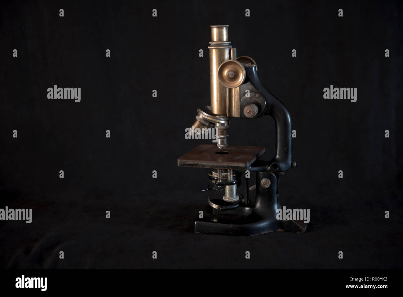 Antique brass microscope Stock Photo - Alamy