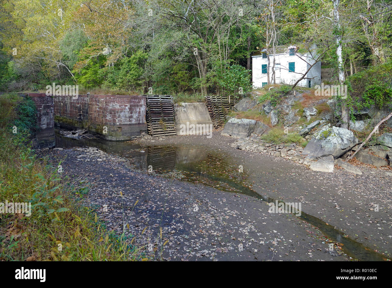 Lock_house hi-res stock photography and images - Alamy