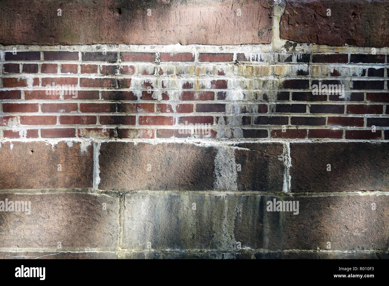 Old stone canal hi-res stock photography and images - Alamy