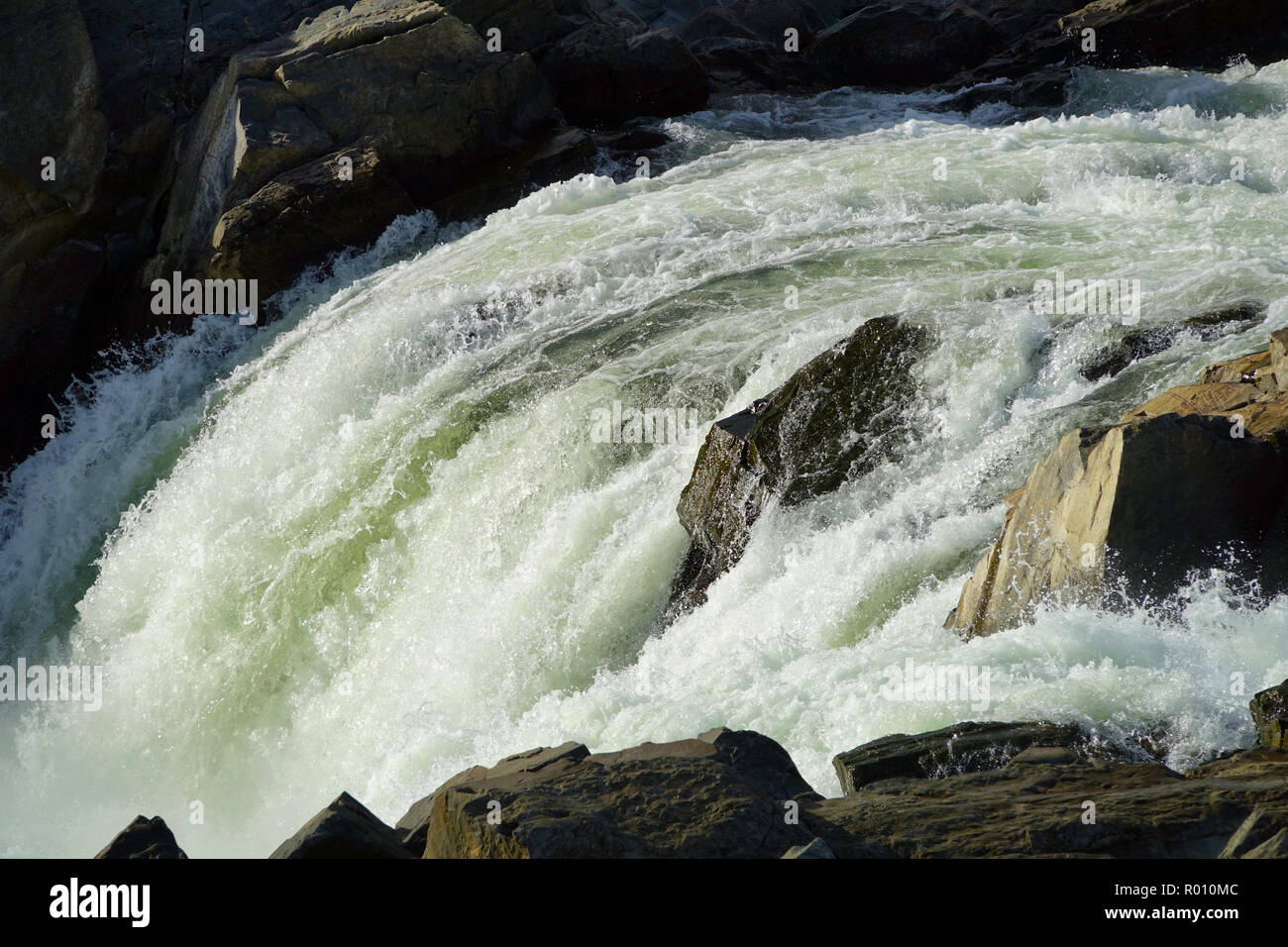 detail of rumbling green waterfall at Great Falls Stock Photo - Alamy