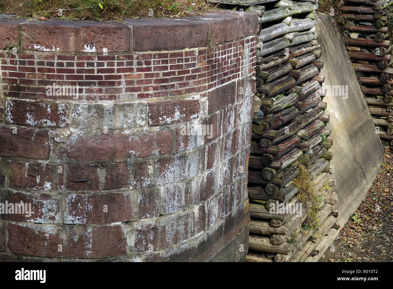 detail of canal lock made of brick, stone and logs Stock Photo - Alamy