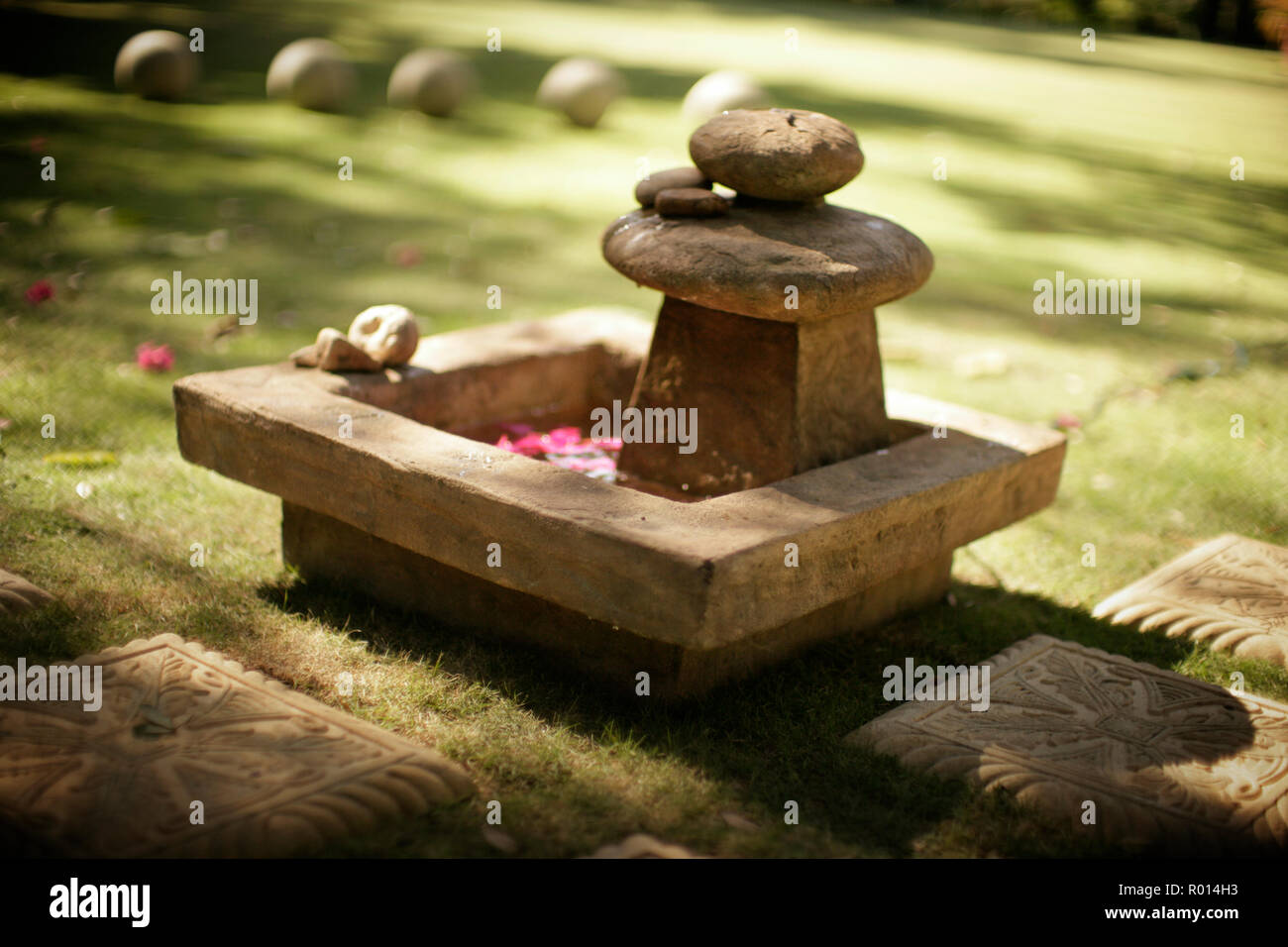 Stone water feature hi-res stock photography and images - Alamy