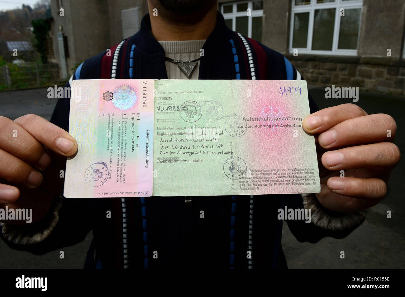 Refugees residence permit germany hi-res stock photography and images ...
