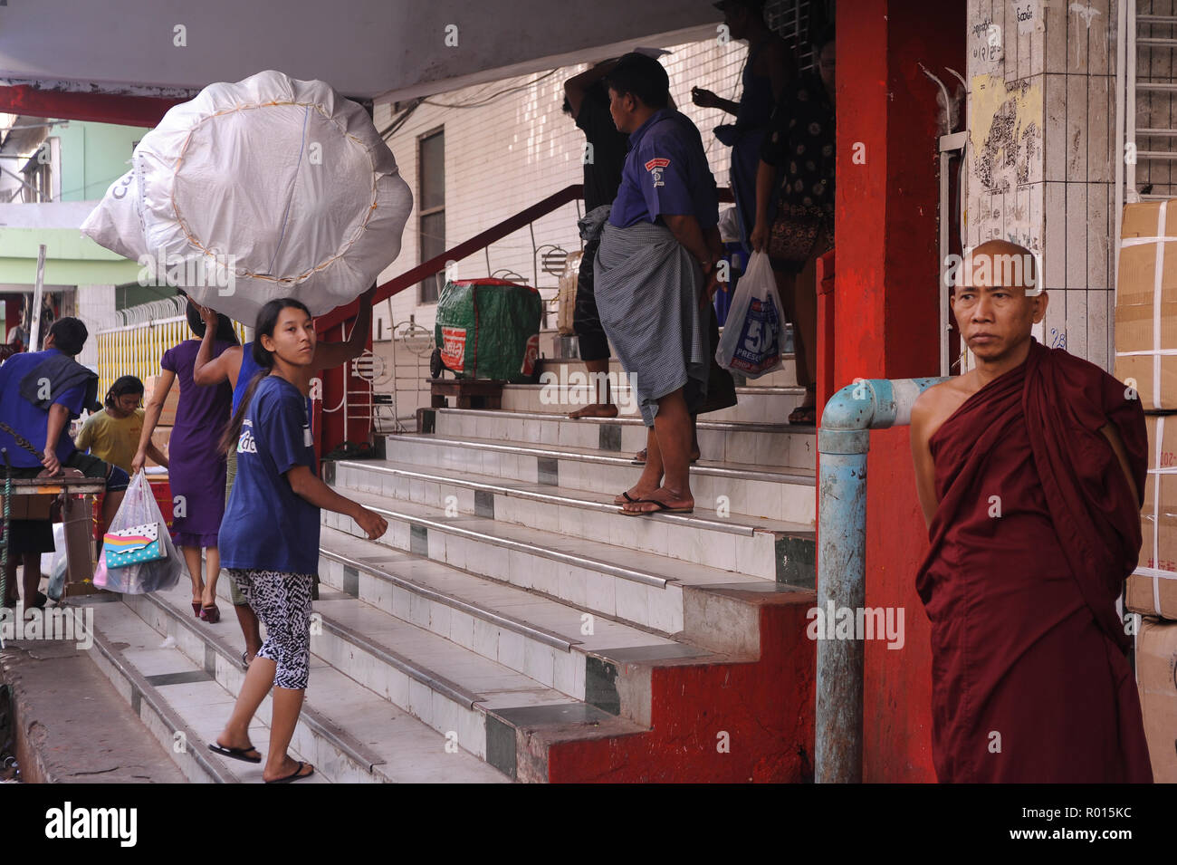 Southeast asia street scene hi-res stock photography and images - Alamy
