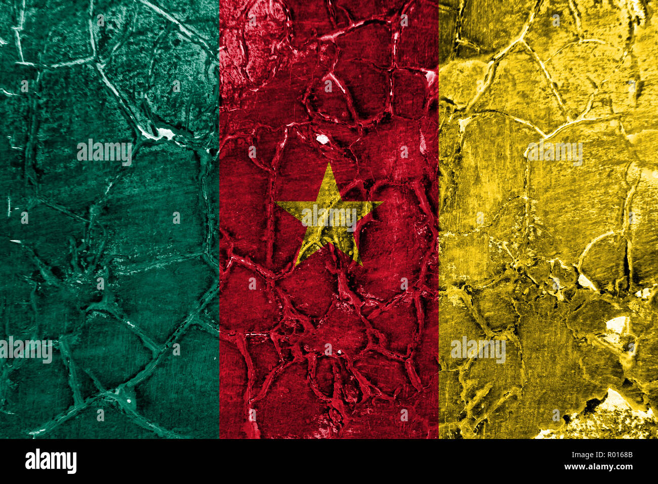 Old Cameroon grunge background flag Stock Photo - Alamy