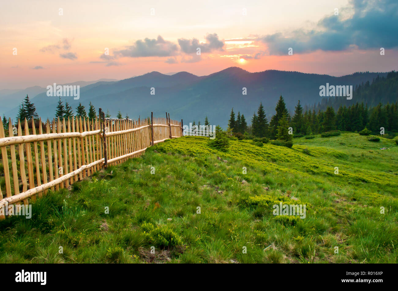 Clouds on the diagonal horizon hi-res stock photography and images - Alamy