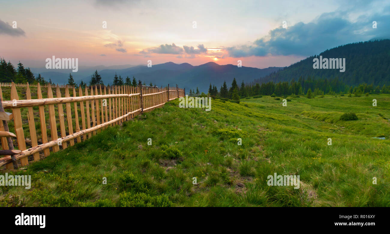 Clouds on the diagonal horizon hi-res stock photography and images - Alamy