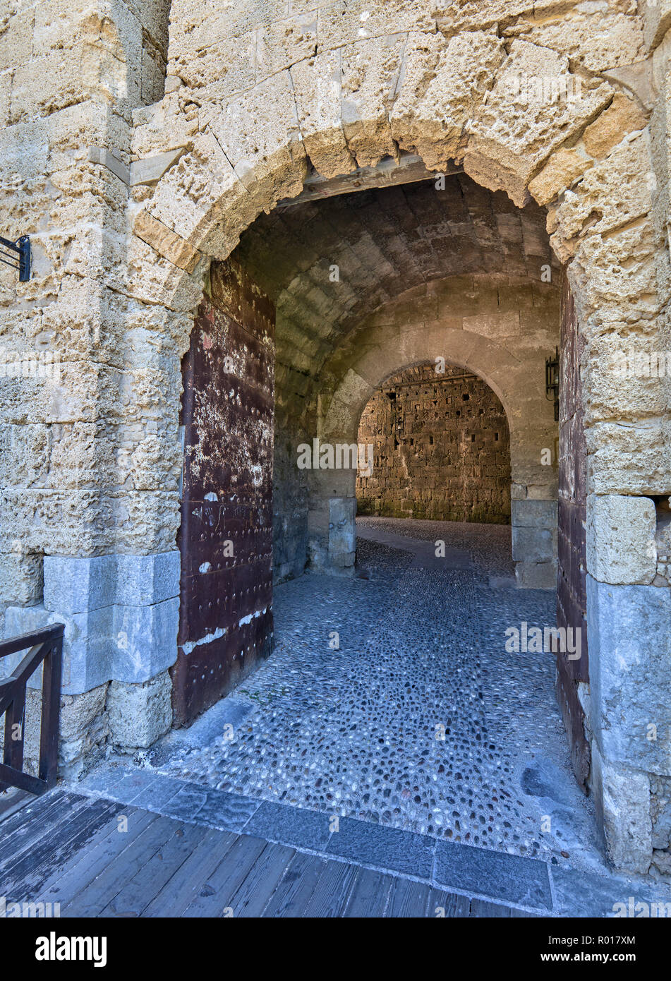 Greece arch gate hi-res stock photography and images - Alamy