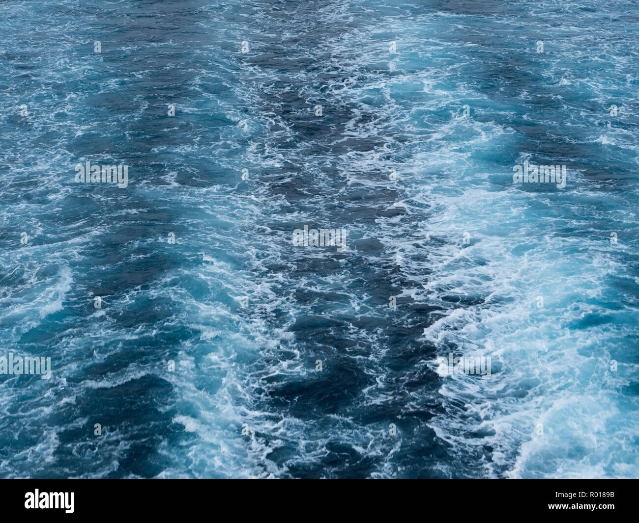 Boat trace hi-res stock photography and images - Alamy