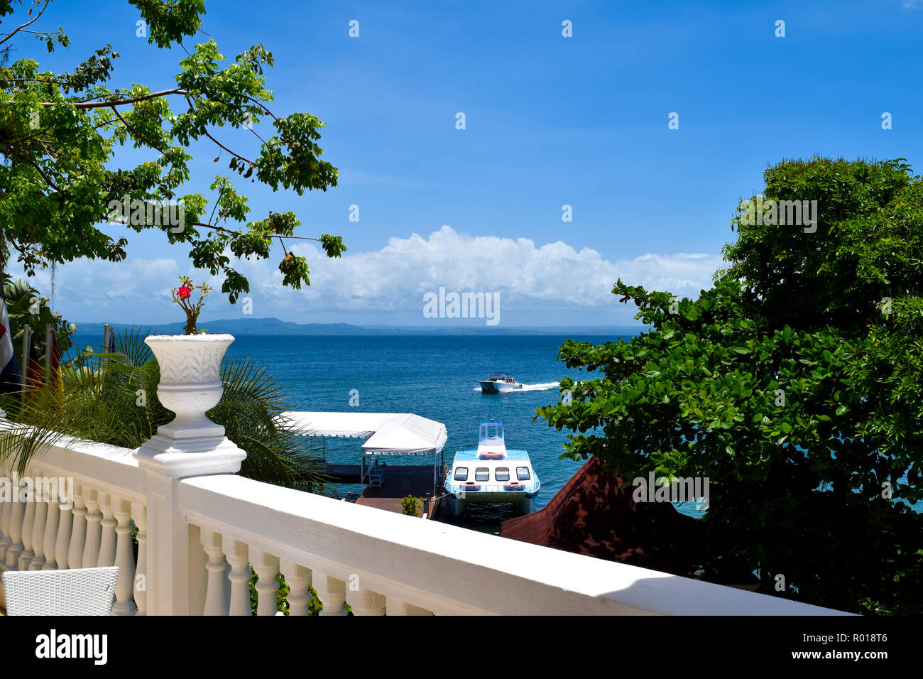 Deck lifestyle hi-res stock photography and images - Alamy