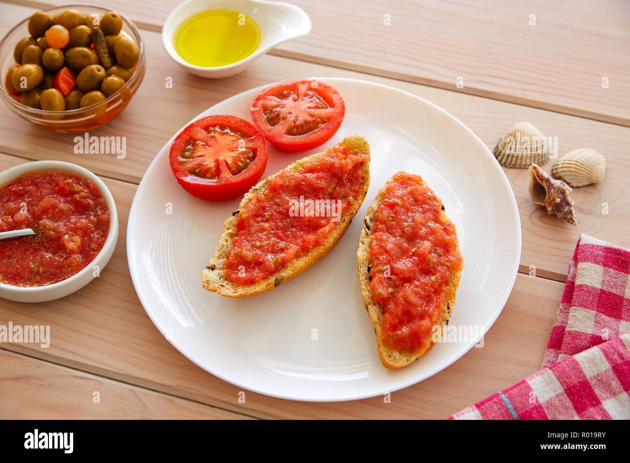 Grated tomato hi-res stock photography and images - Alamy