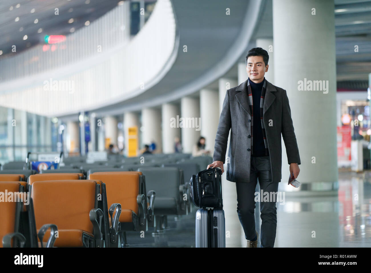 Business man at the airport Stock Photo - Alamy