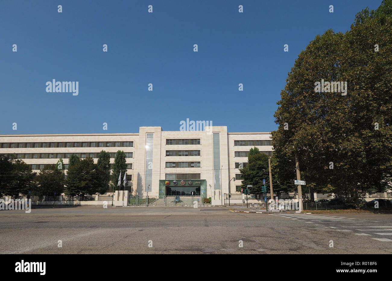 Alfa romeo italy factory hi-res stock photography and images - Alamy