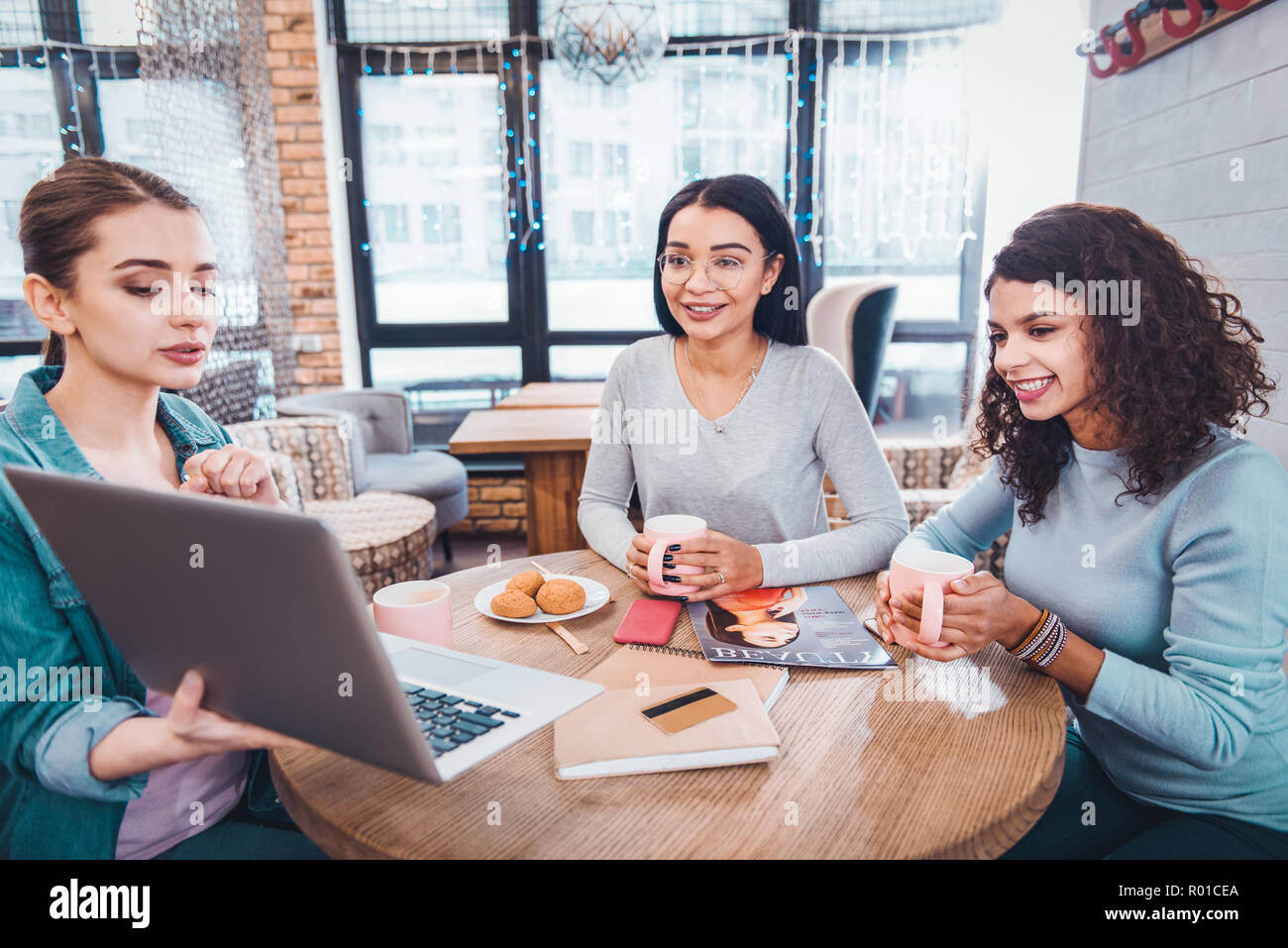 Personal discussion hi-res stock photography and images - Alamy