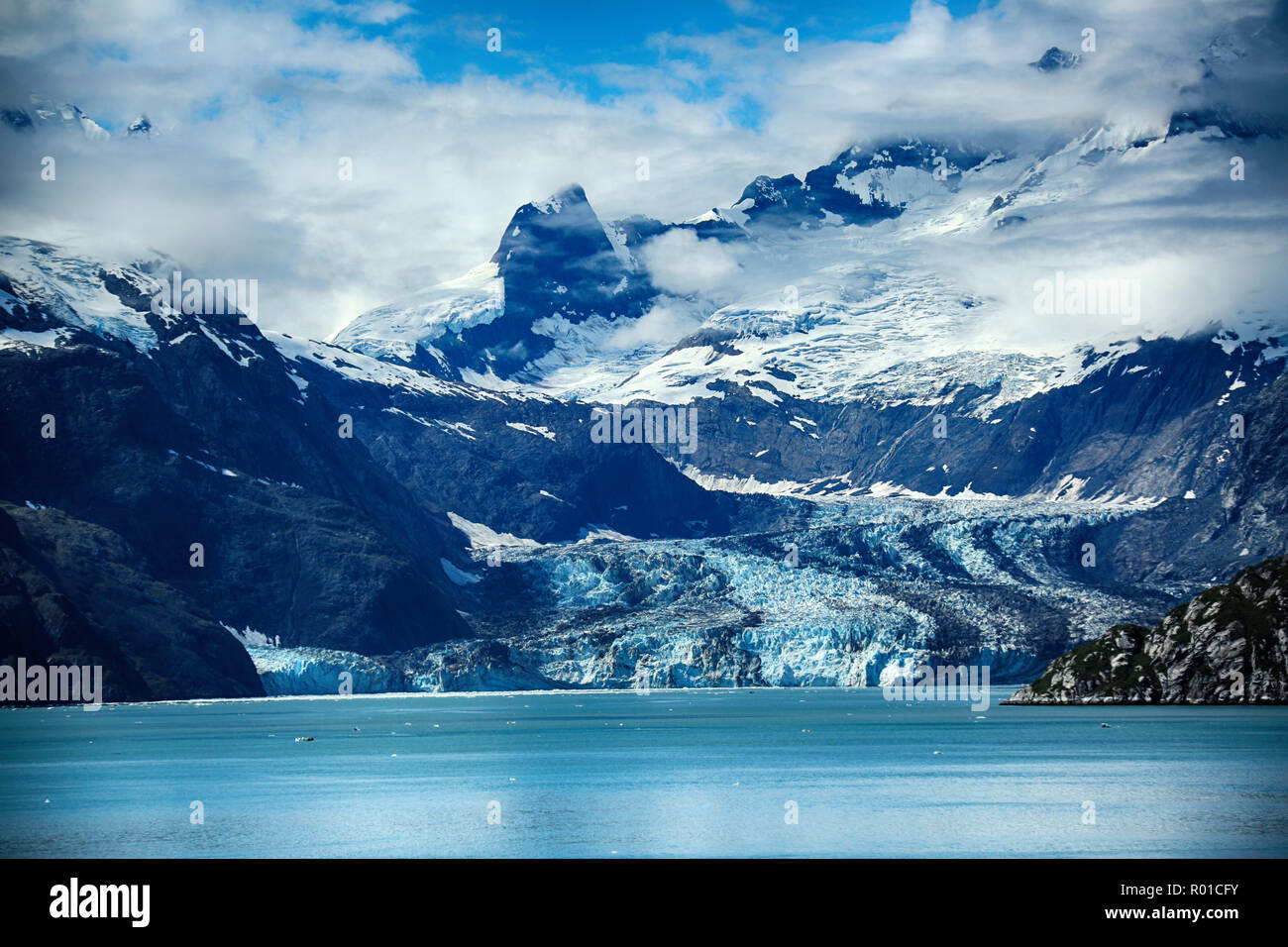 Alaska snow mountain Stock Photo - Alamy