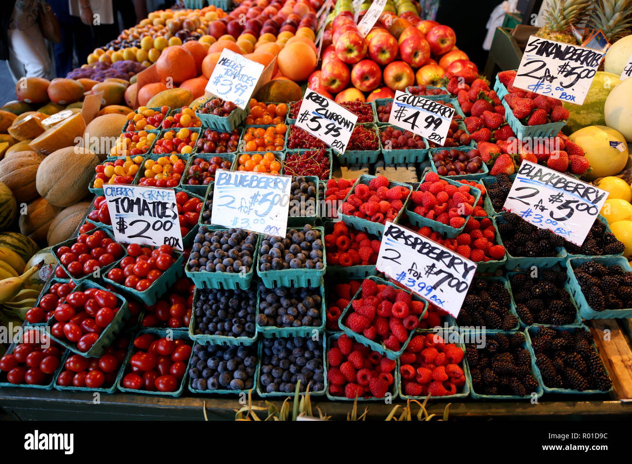 Stand consumerism hi-res stock photography and images - Alamy