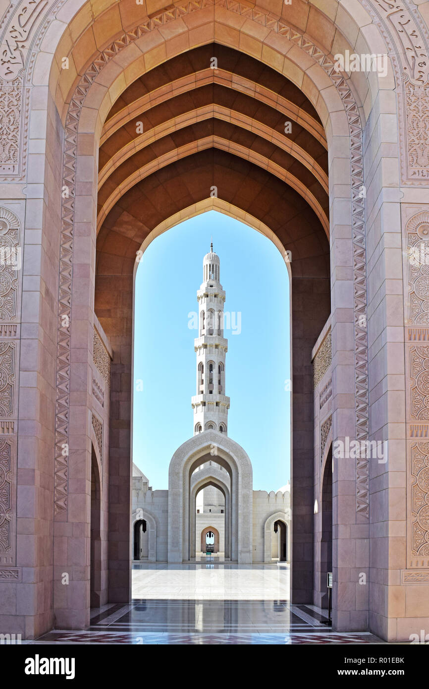 Sultan Qaboos grand mosque Stock Photo - Alamy