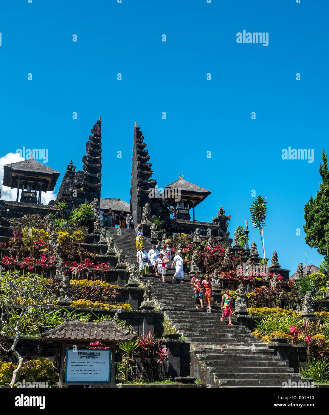 Traditional temple gate hi-res stock photography and images - Alamy
