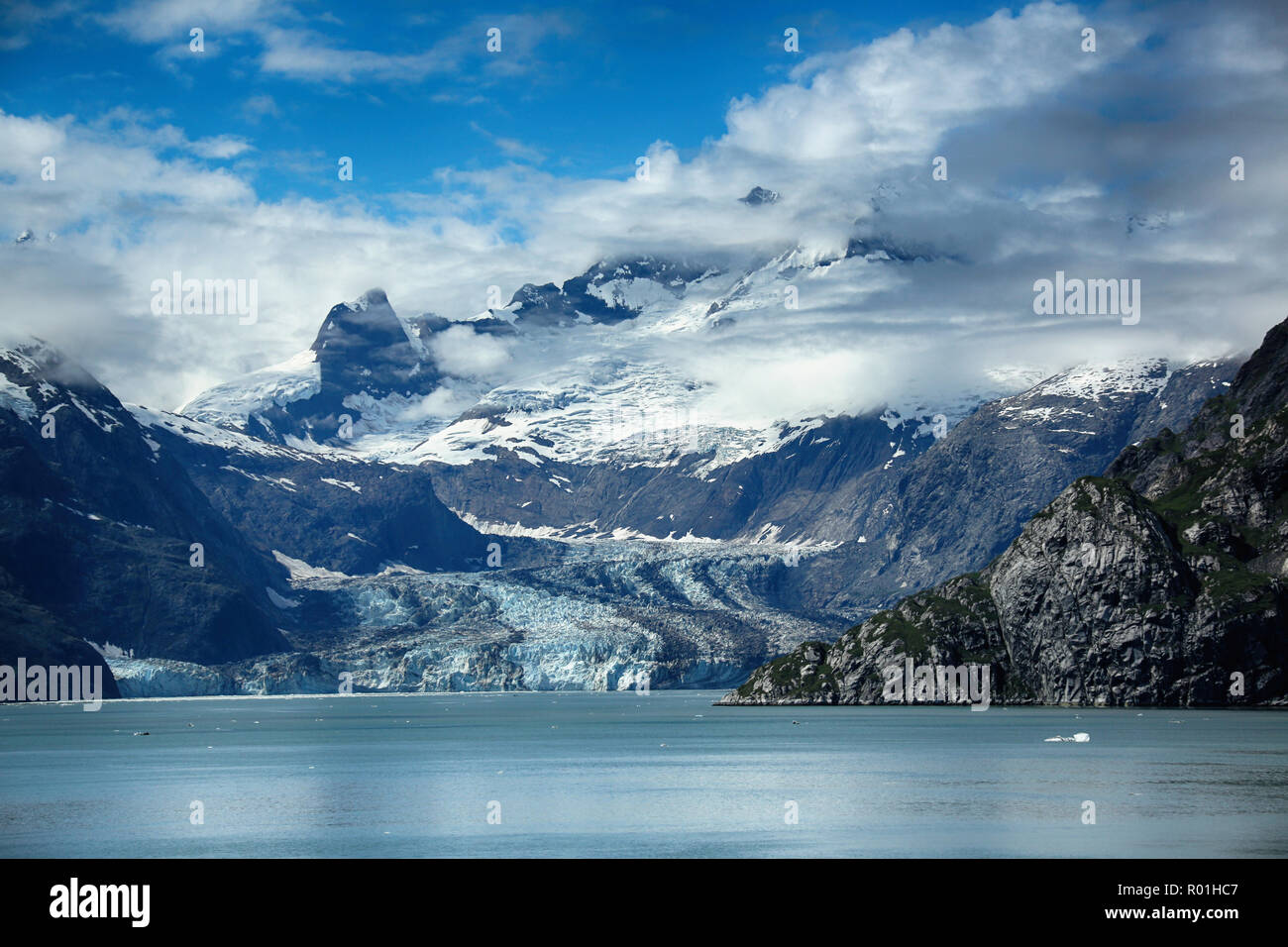 Alaska snow mountain Stock Photo - Alamy