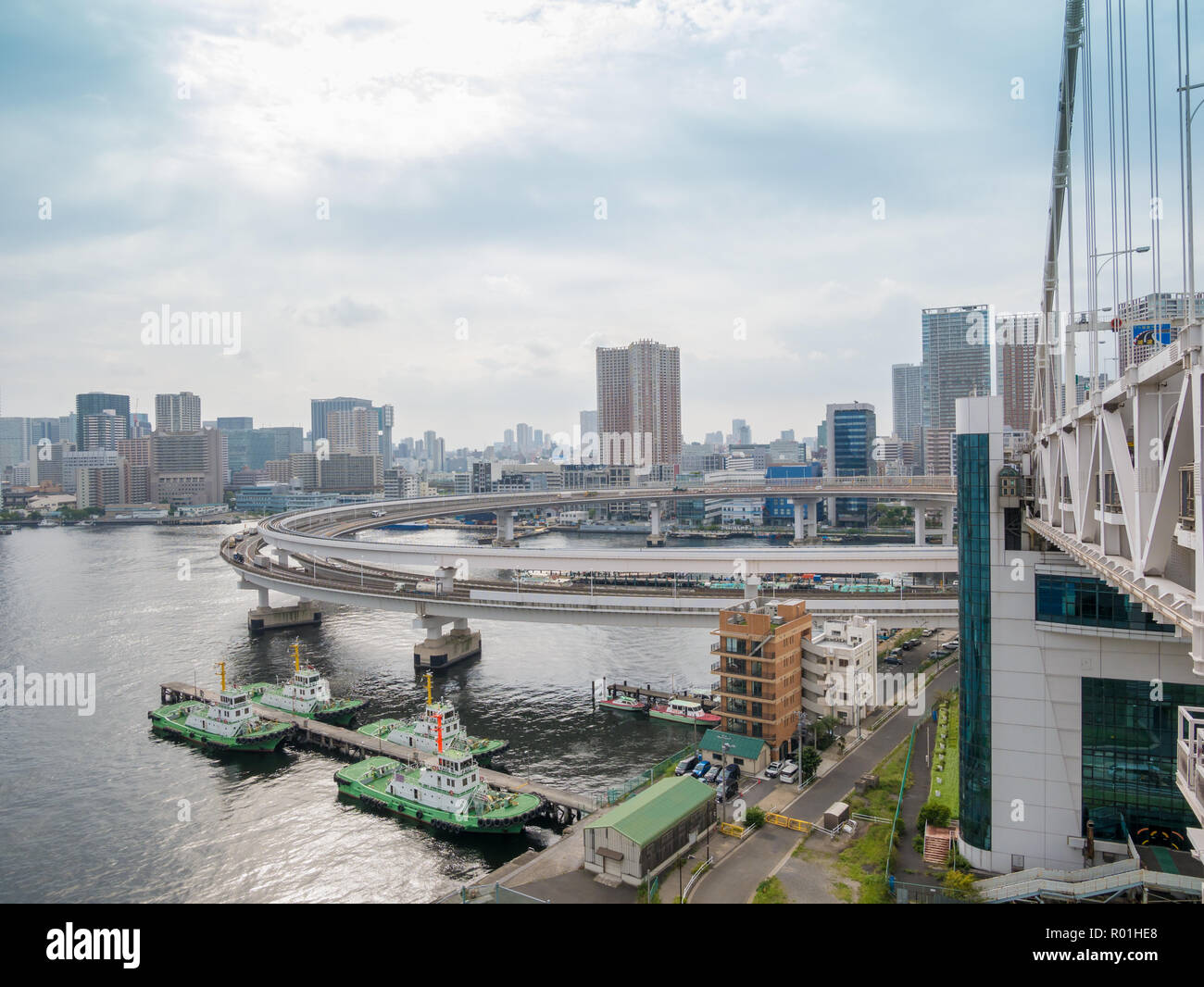 Loop line rainbow bridge tokyo japan hi-res stock photography and ...