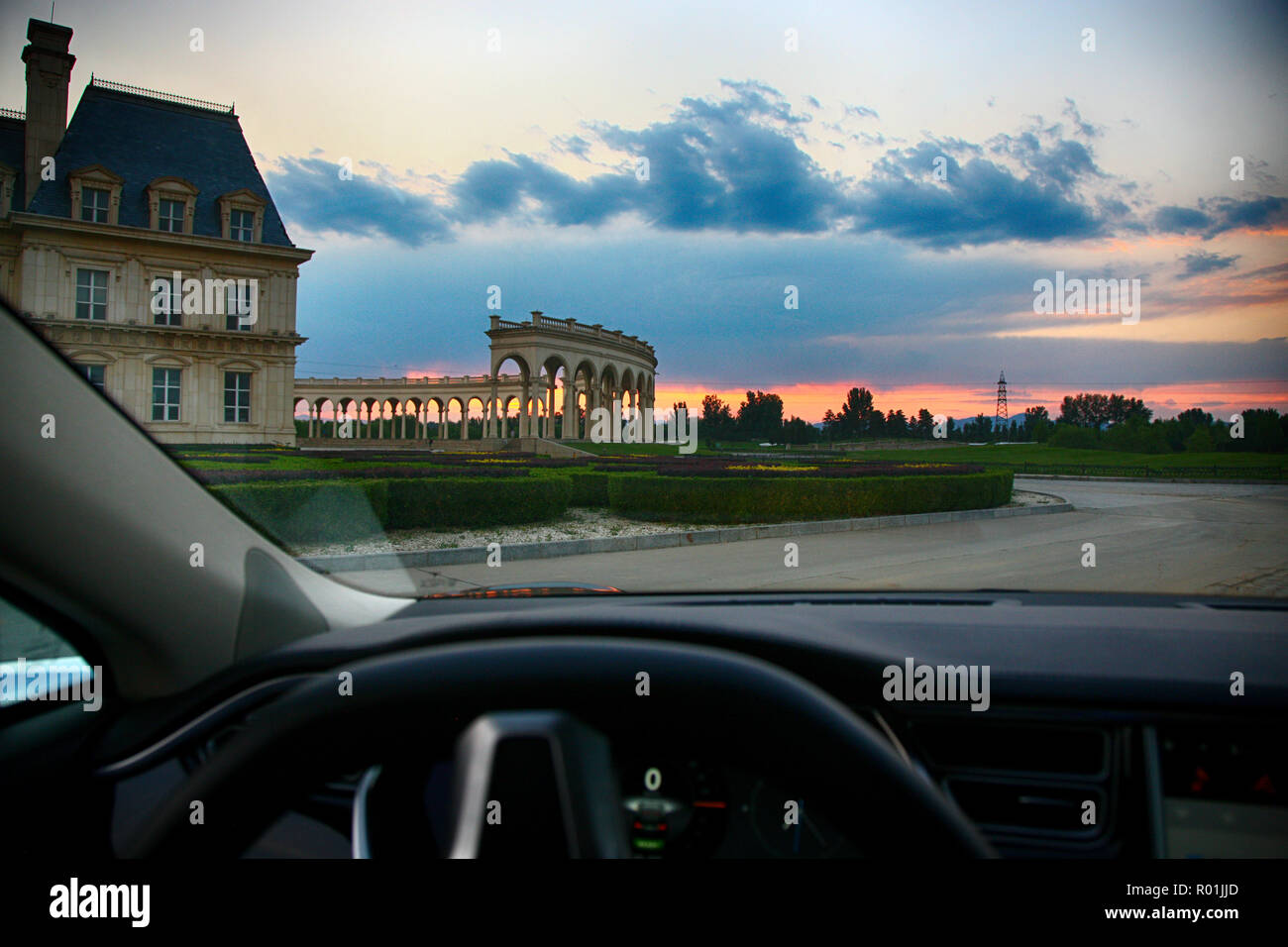 Luxury car feature hi-res stock photography and images - Alamy