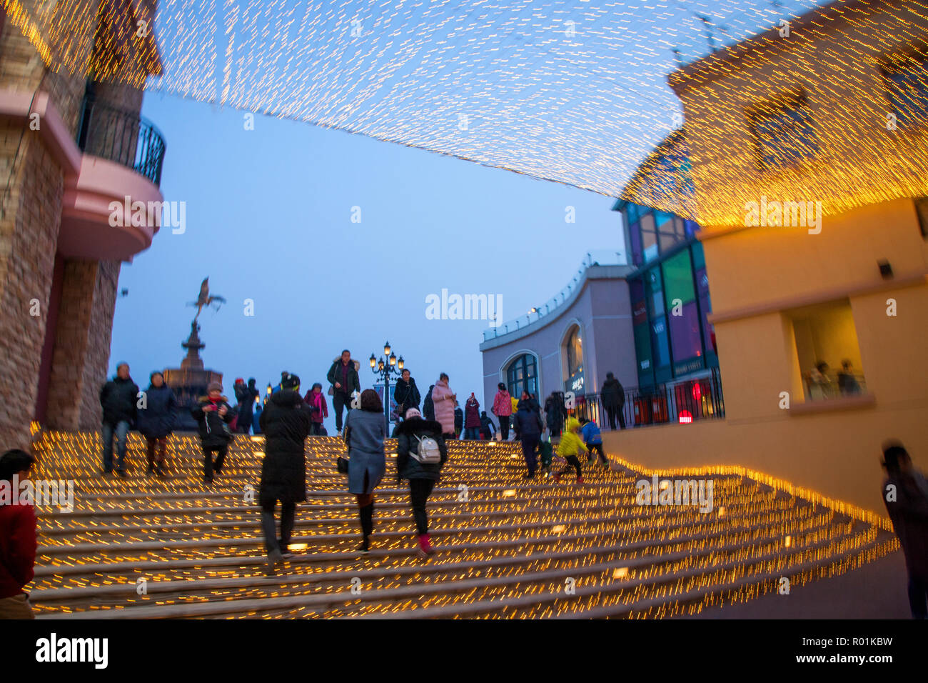 Figure with shadow alley hi-res stock photography and images - Alamy