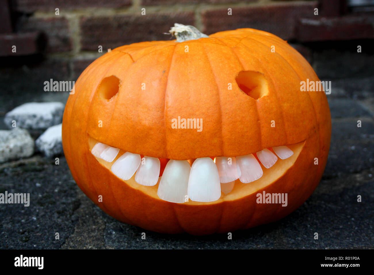 Trick of treating children hi-res stock photography and images - Alamy