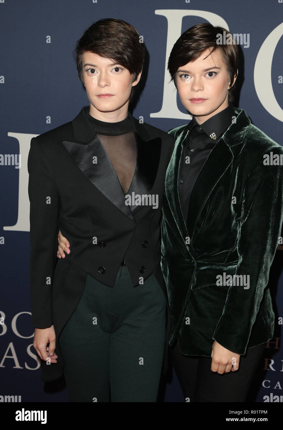 Los Angeles, California, USA. 29th Oct, 2018. Emily Hinkler, Elizabeth ...