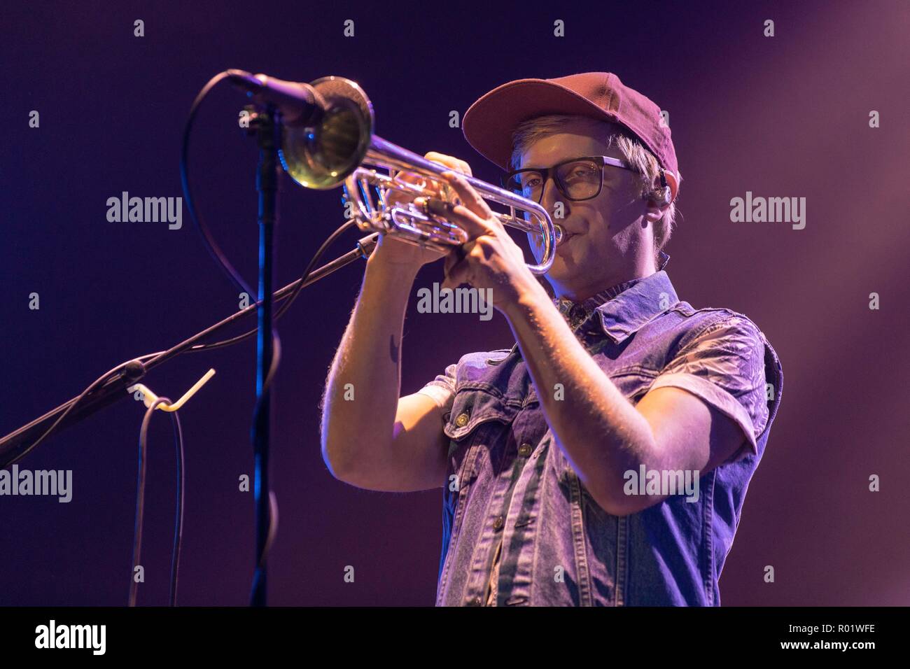 Mike olson hi-res stock photography and images - Alamy