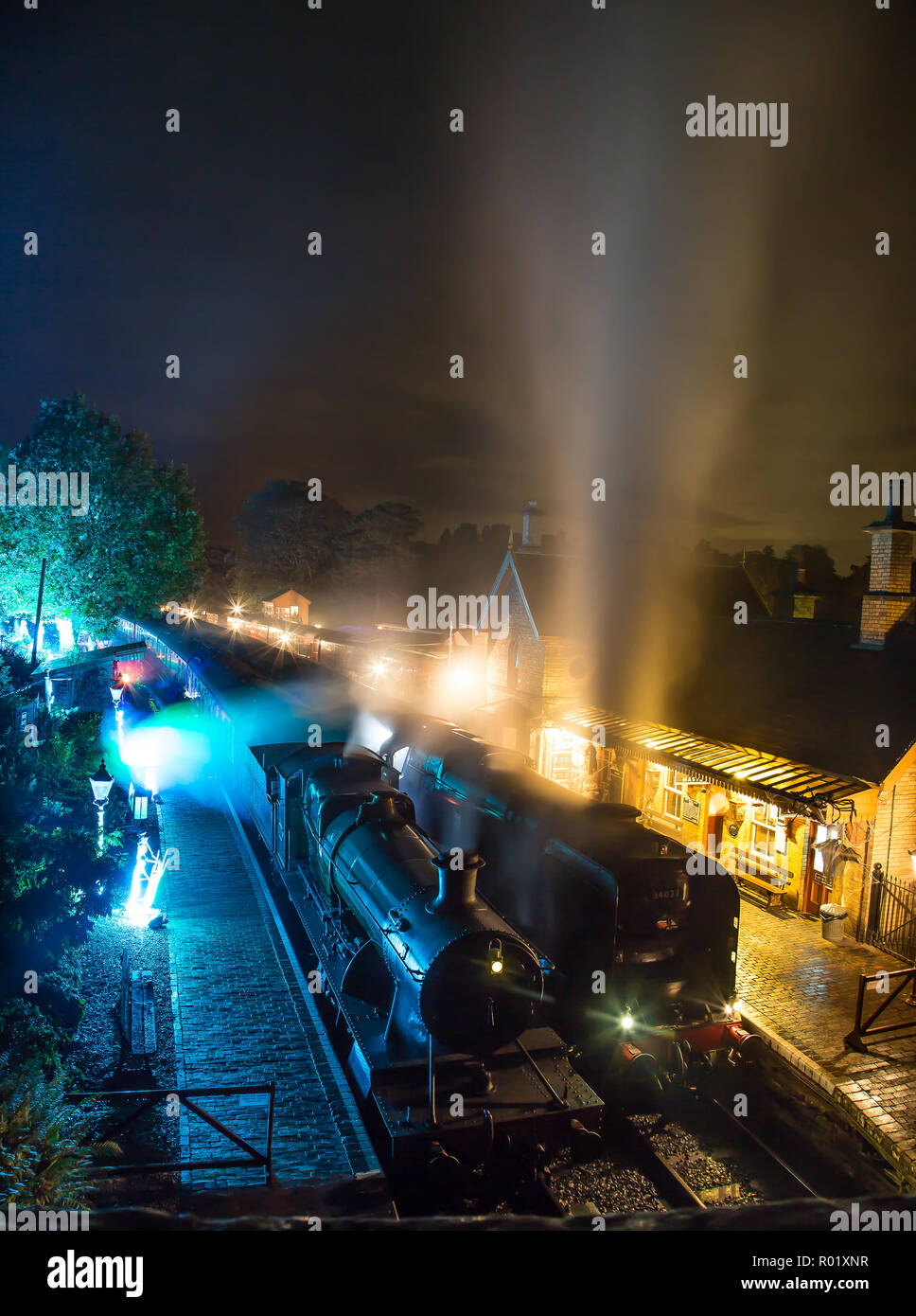 Steam locomotives at night hi-res stock photography and images - Alamy